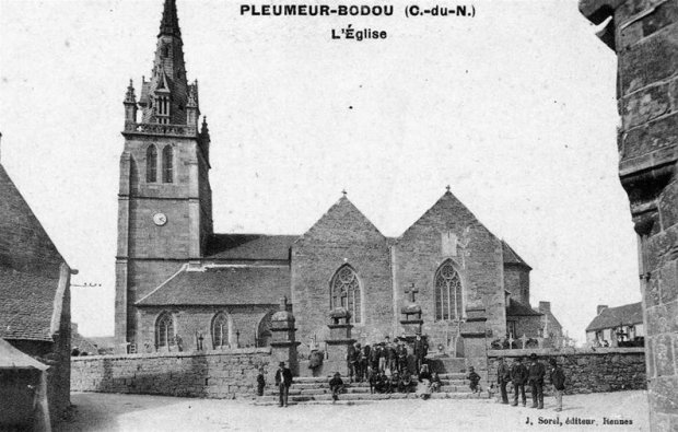 L’église Saint-Pierre - Pleumeur-Bodou Tourisme L’église Saint-Pierre - Pleumeur-Bodou Tourisme